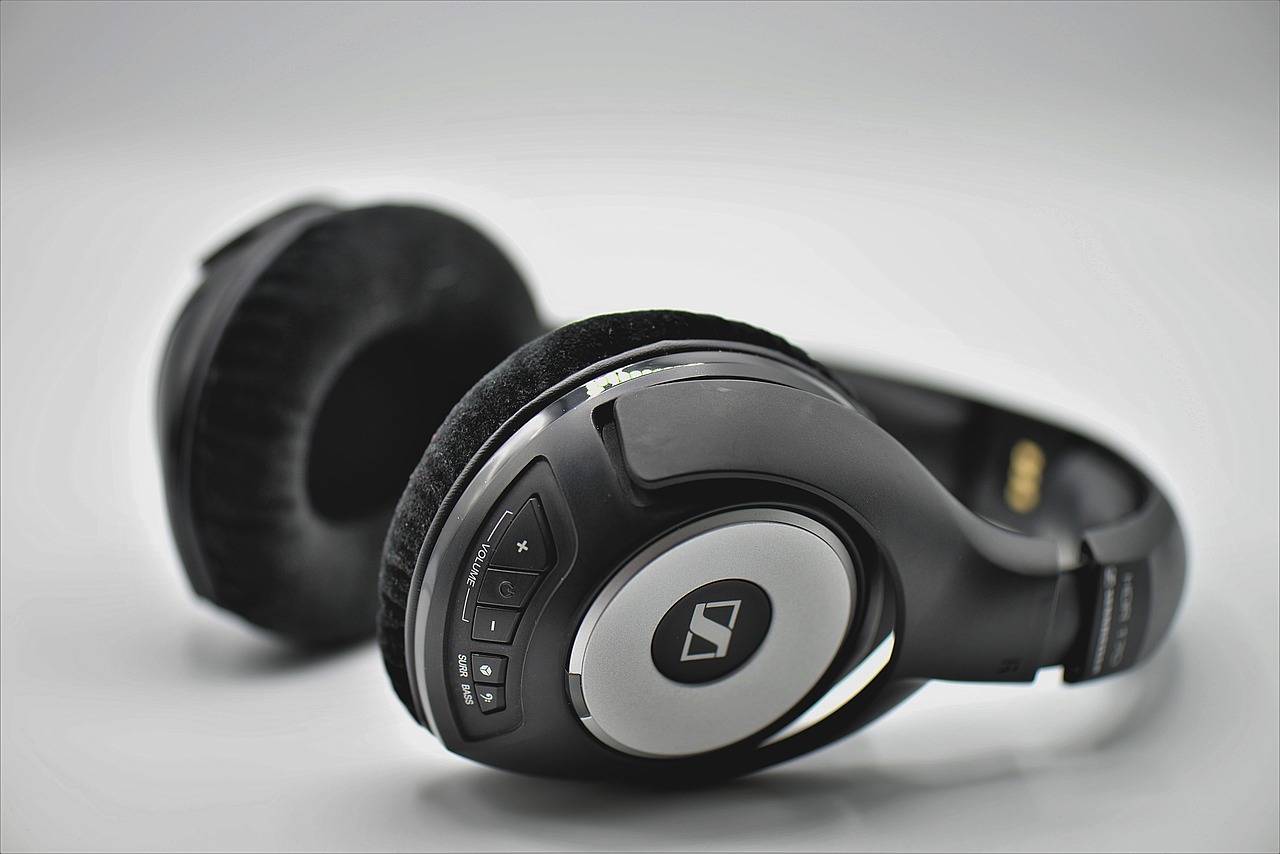 What is Headphone Virtualization? - The Tech Edvocate