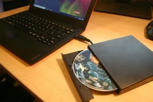 How to Play DVDs on HP Laptops - The Tech Edvocate