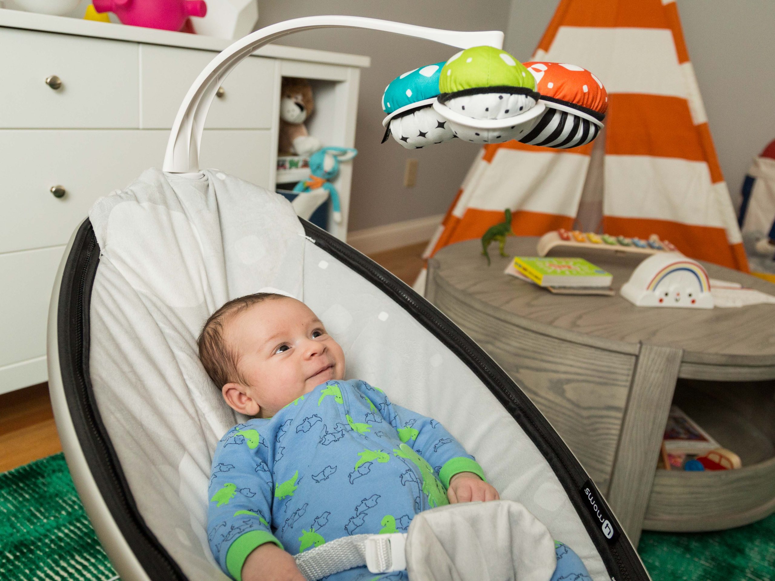 4moms mamaRoo Review: The Basics Are Covered, But What About the Extras ...